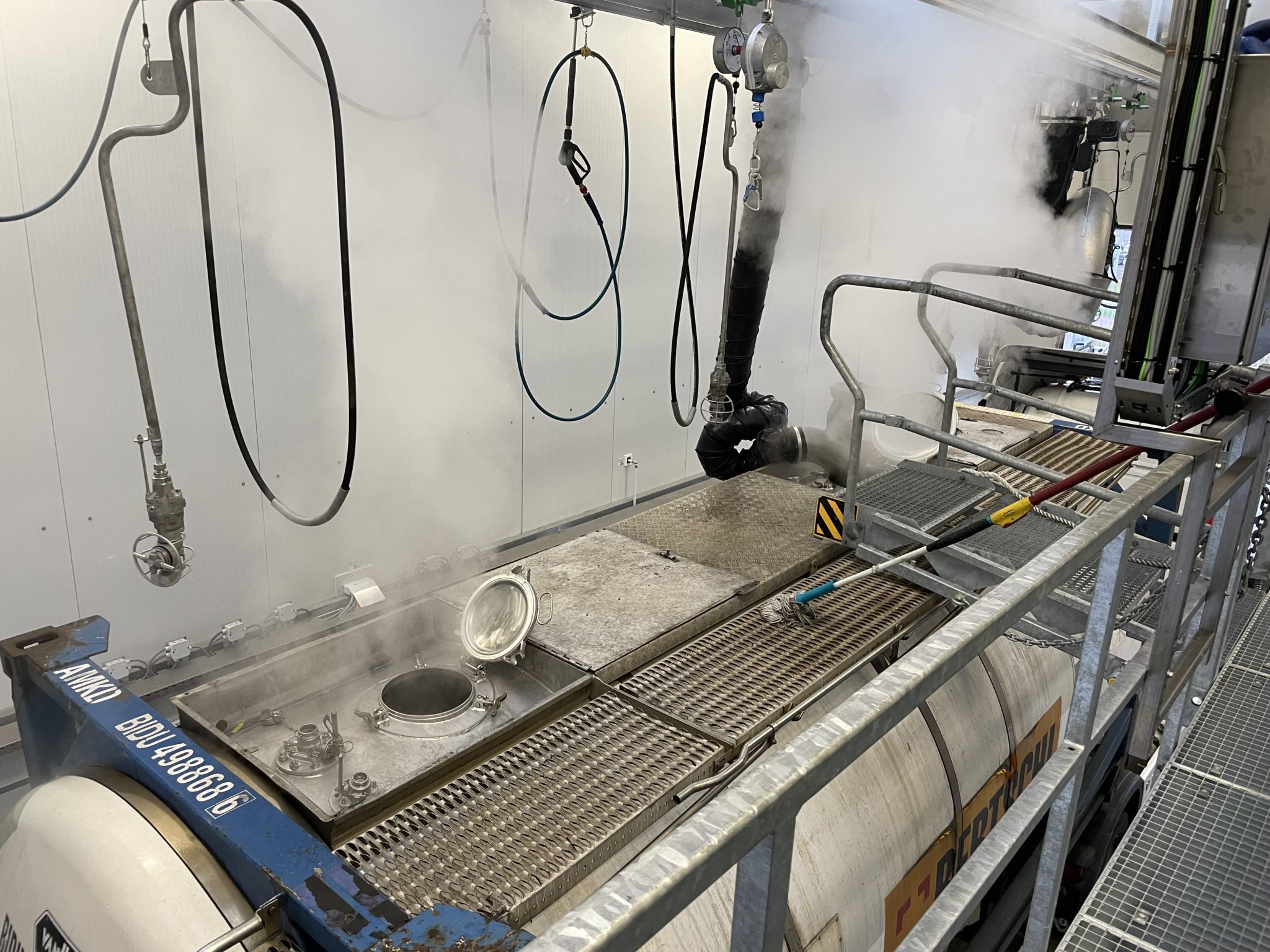 Truck cleaning - CTC Chemtec Chemicals GmbH